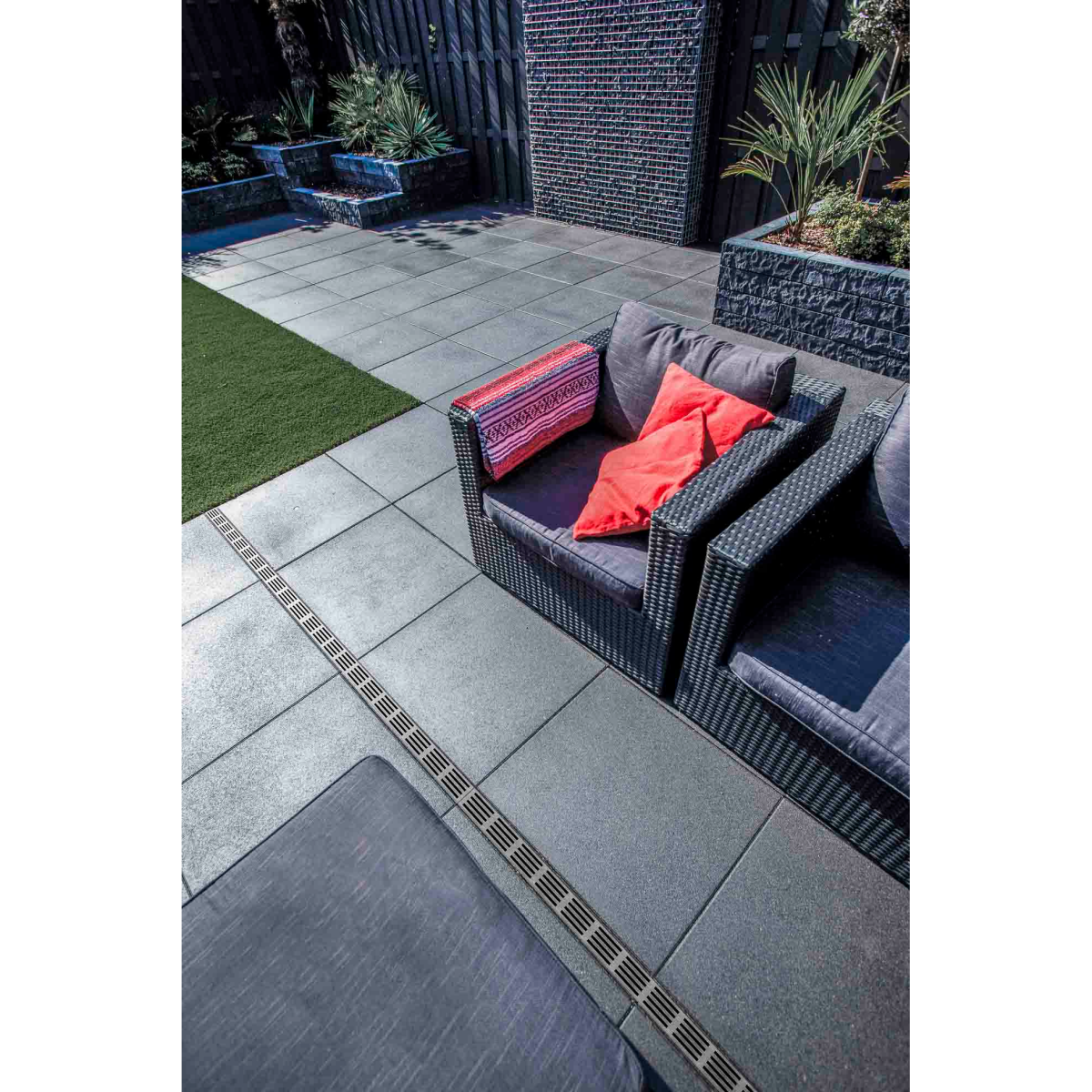 Stebo polimerbeton folyóka normál 1m horganyzott ráccsal - Szifon,